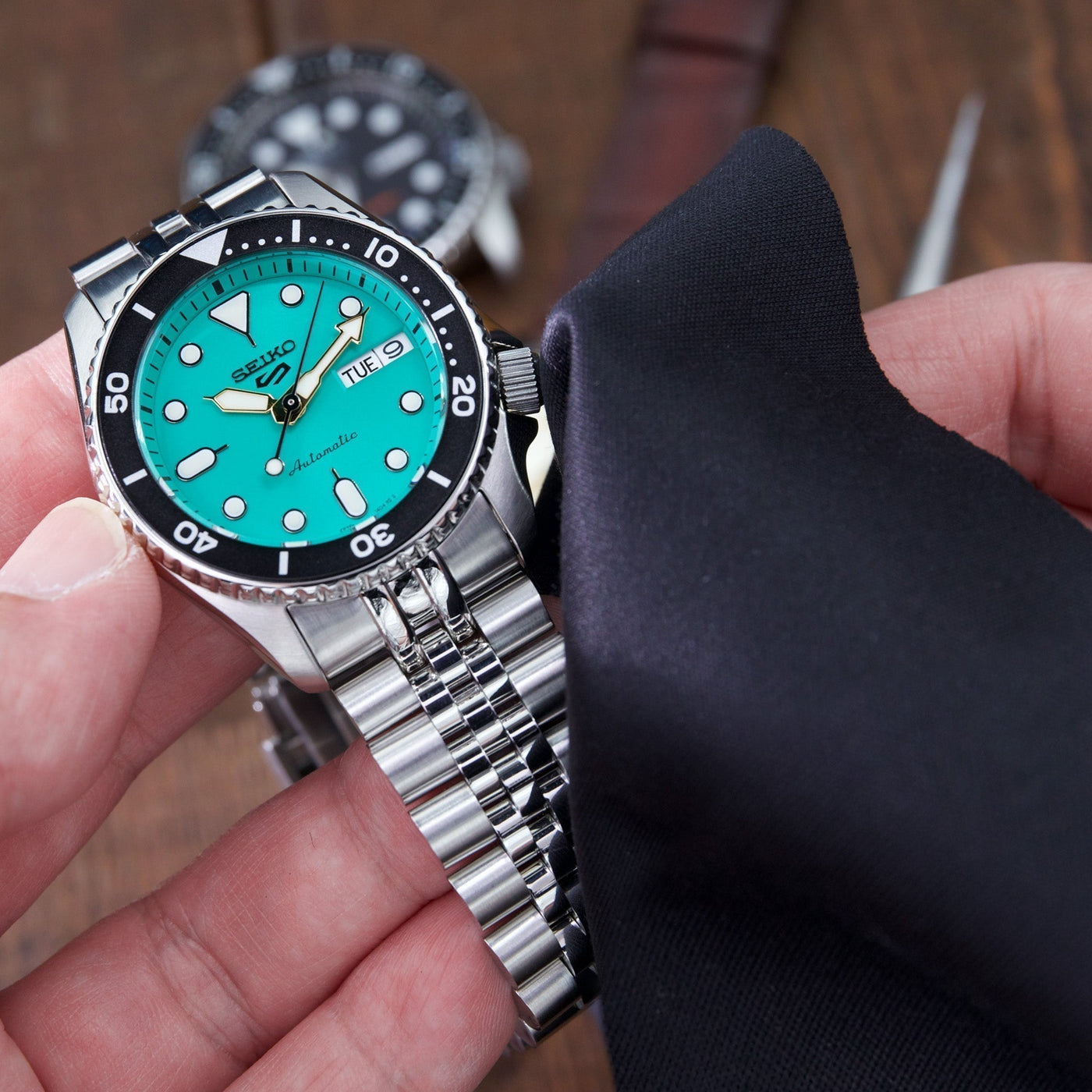 5 Easy Watch Band Care and Watch Bracelet Maintenance Tips | Strapcode