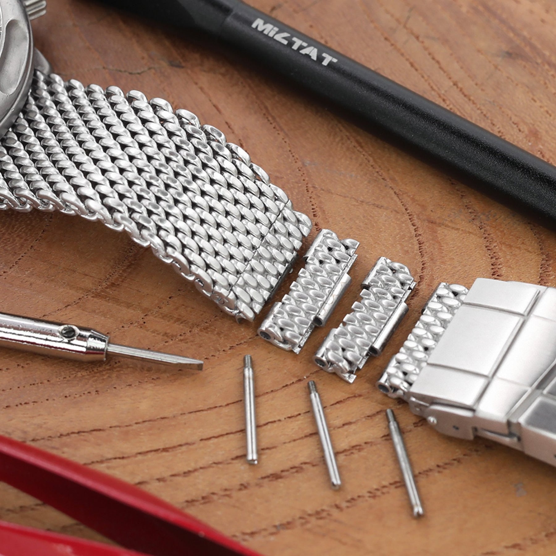 What is Milanese mesh? A brief history of Mesh watch band | Strapcode