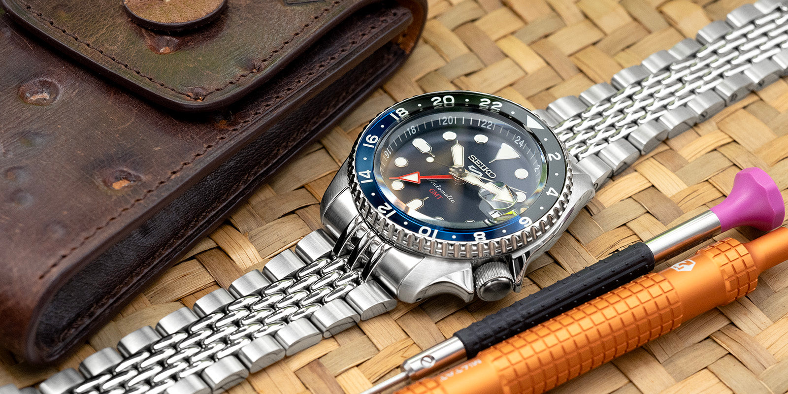 Seiko 5 Sports GMT - Strapcode