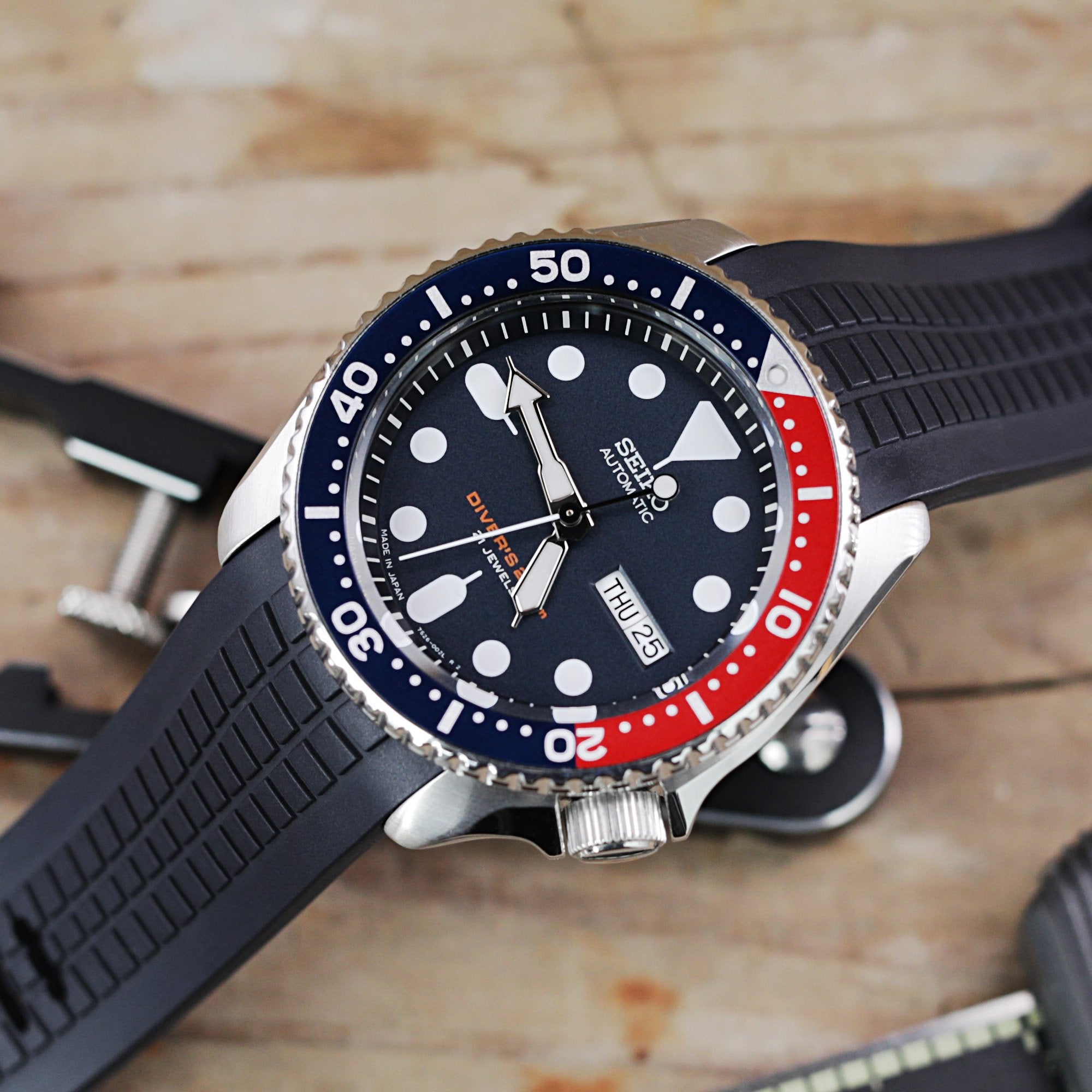 Seiko Mods, Seiko SKX007 Upgrade, Curved End Watch Bands | Strapcode Page 4