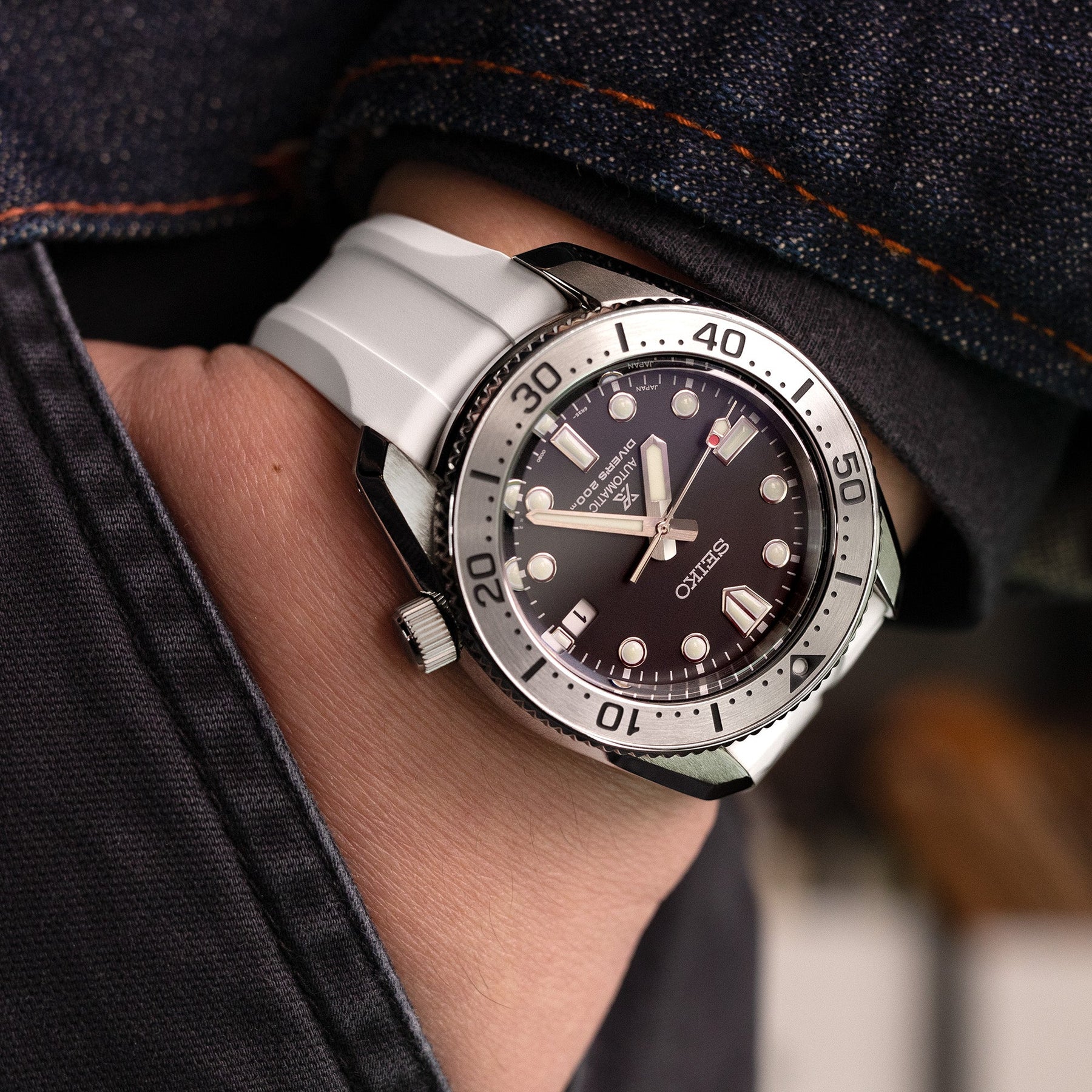 20mm, Wheels Resilient Curved End FKM rubber Watch Strap | Strapcode