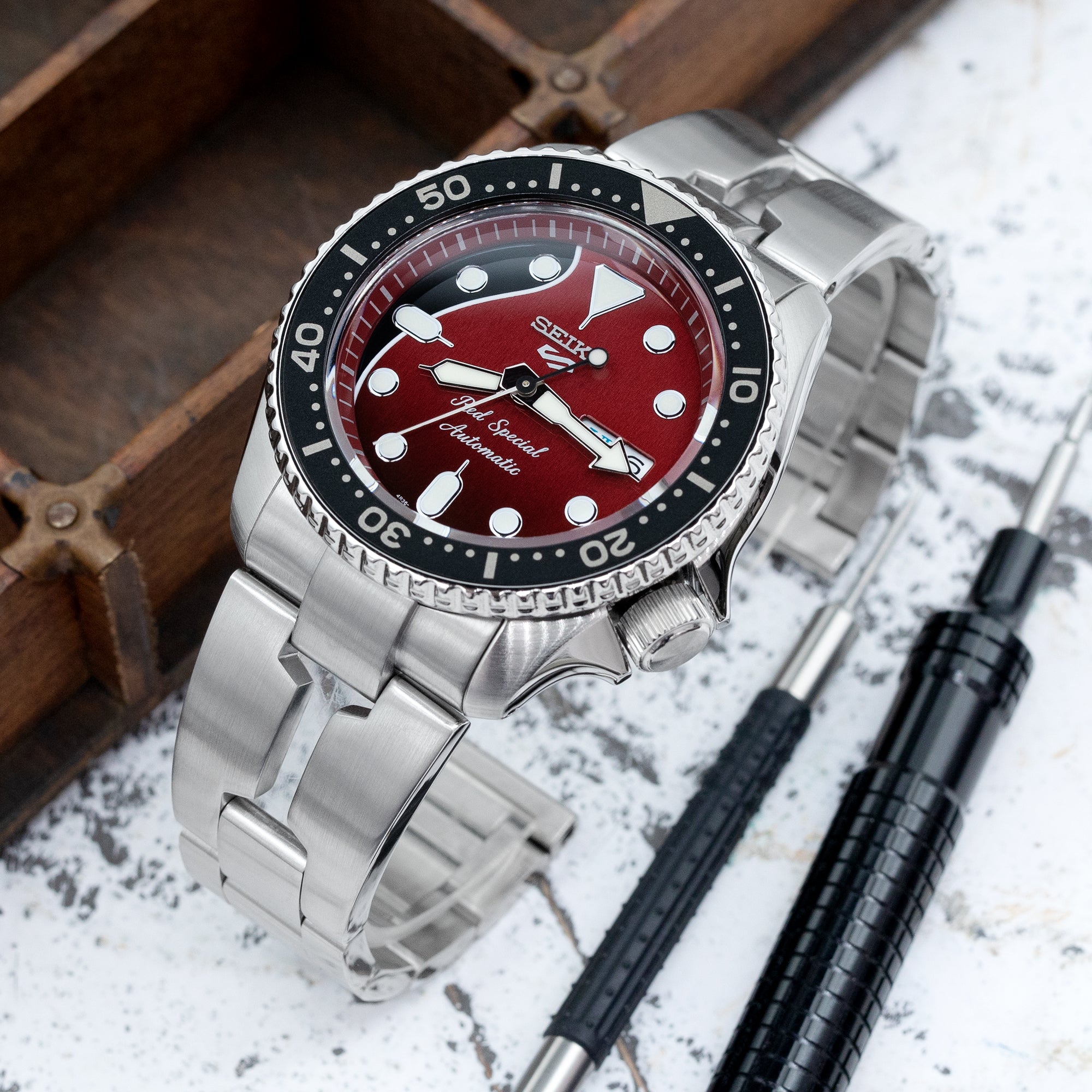 Seiko 5 Sports 5S, Fitted Curved Endlink Watch Bands | Strapcode